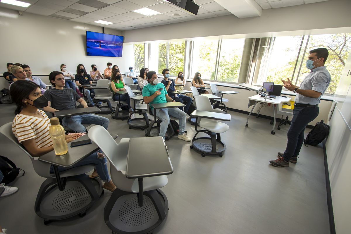 Viven estudiantes UDEM un regreso a clases presencial y seguro | UDEM