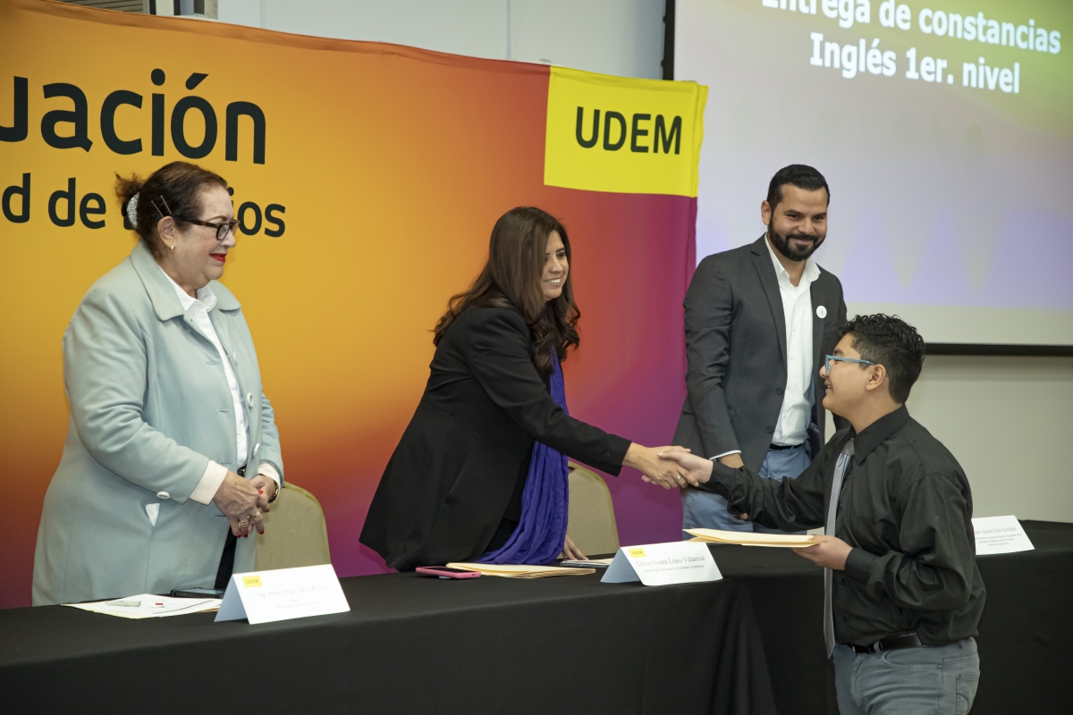 Gradúa UDEM a líderes comunitarios y agentes de cambio | UDEM