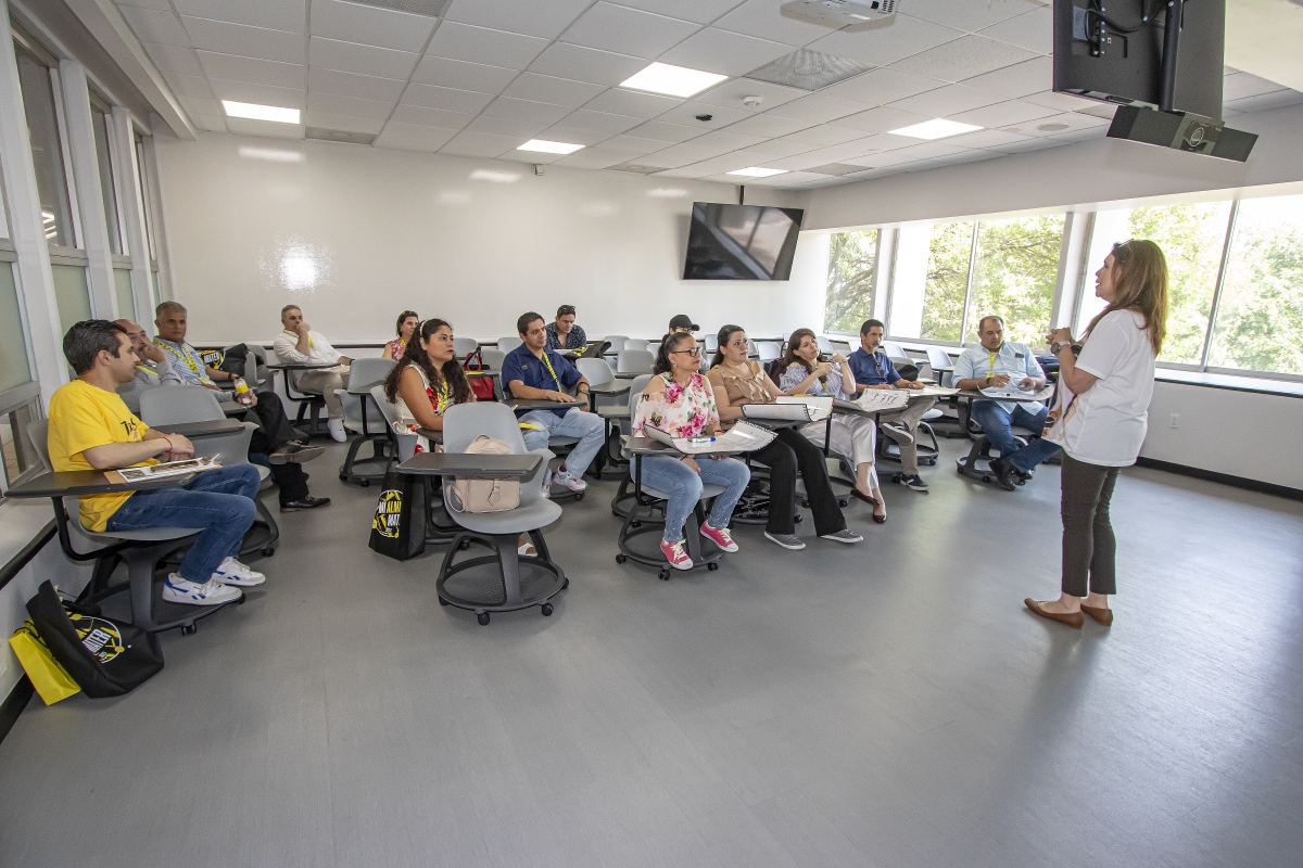 Se reencuentran ExaUDEM con su alma mater | UDEM