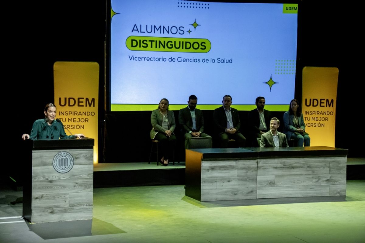 Distinguen a estudiantes destacados de la UDEM | UDEM