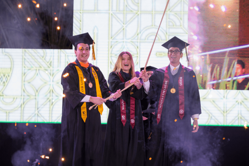 Historia Commencement UDEM | UDEM