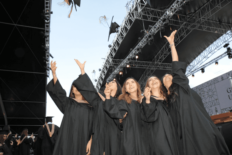 Historia Commencement UDEM | UDEM