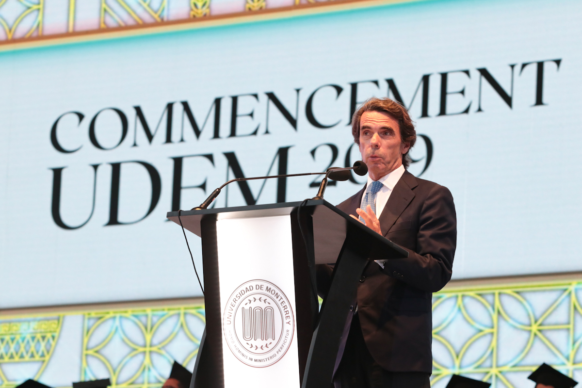 Otorga Commencement sello UDEM a la “generación dorada” | UDEM