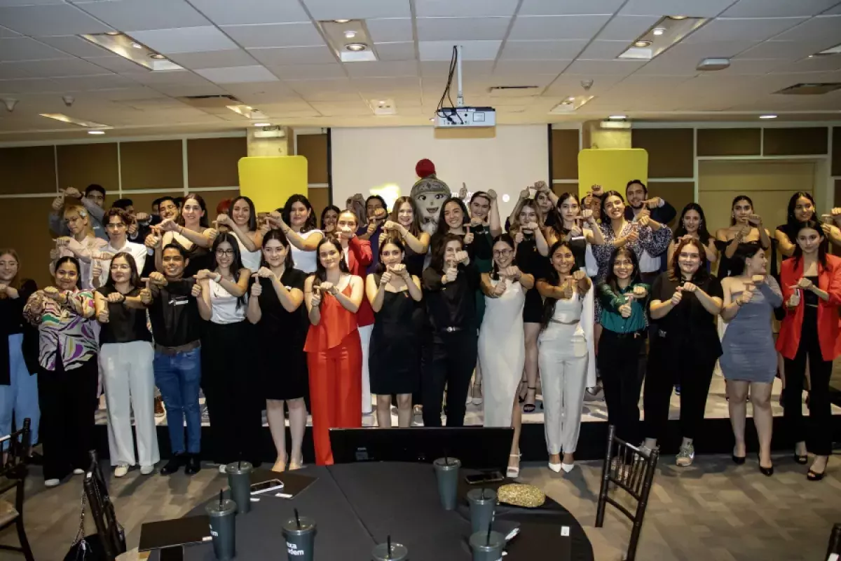 Distinguen sus logros con Espíritu Troyano | UDEM