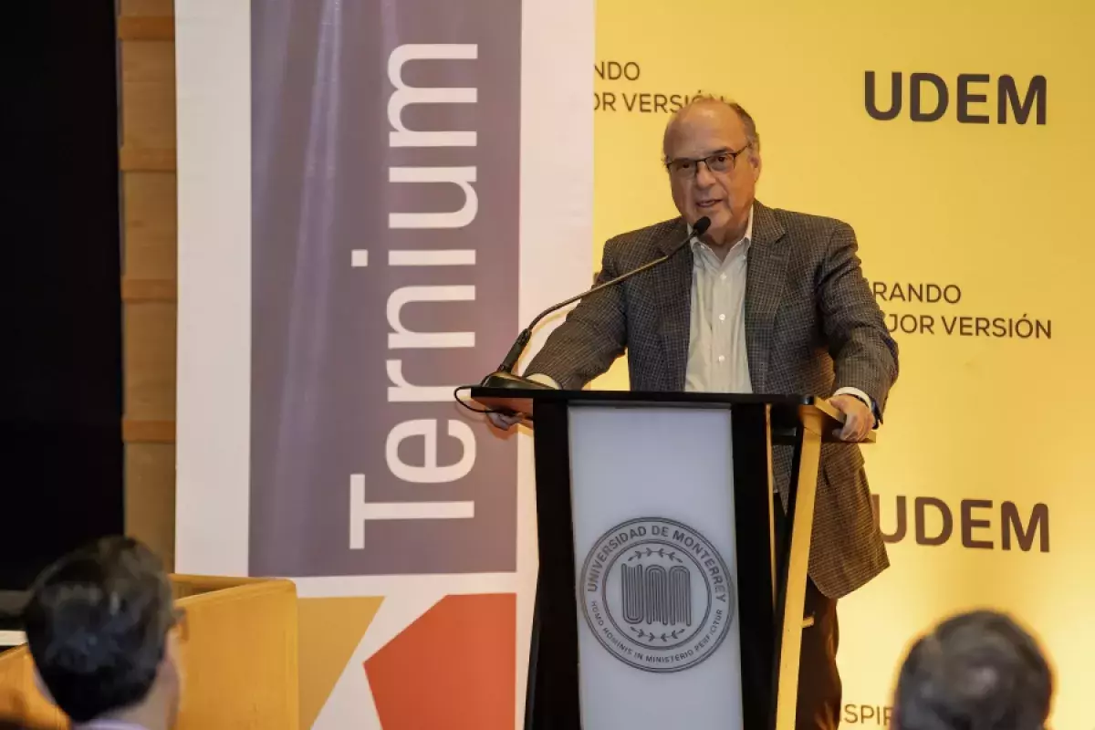 Reconocen a estudiantes de Ingeniería por su excelencia académica | UDEM