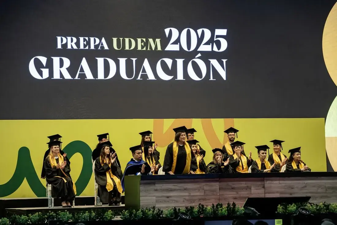 Piden a graduados que impacten y transformen sus comunidades | UDEM
